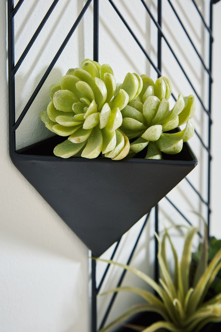 Dashney Wall Planter On Stand — Lara Furniture